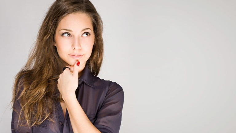 How does posture in body language affect communication?